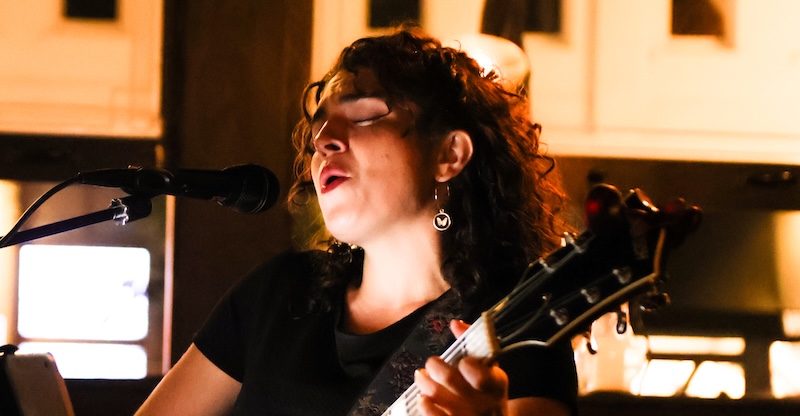 Live Music Danielle Angeloni - Mia Marie Vineyards - EscoLocos
